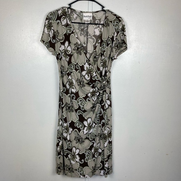 NorthStyle | Dresses | North Style Floral Dress | Poshmark
